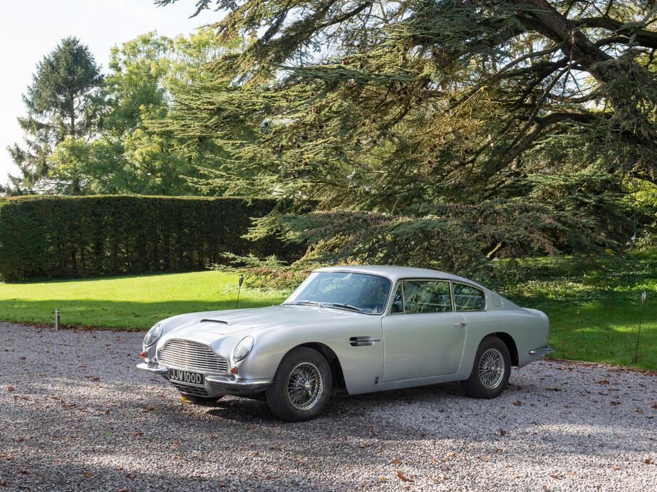 ECR - Aston Martin DB6 details