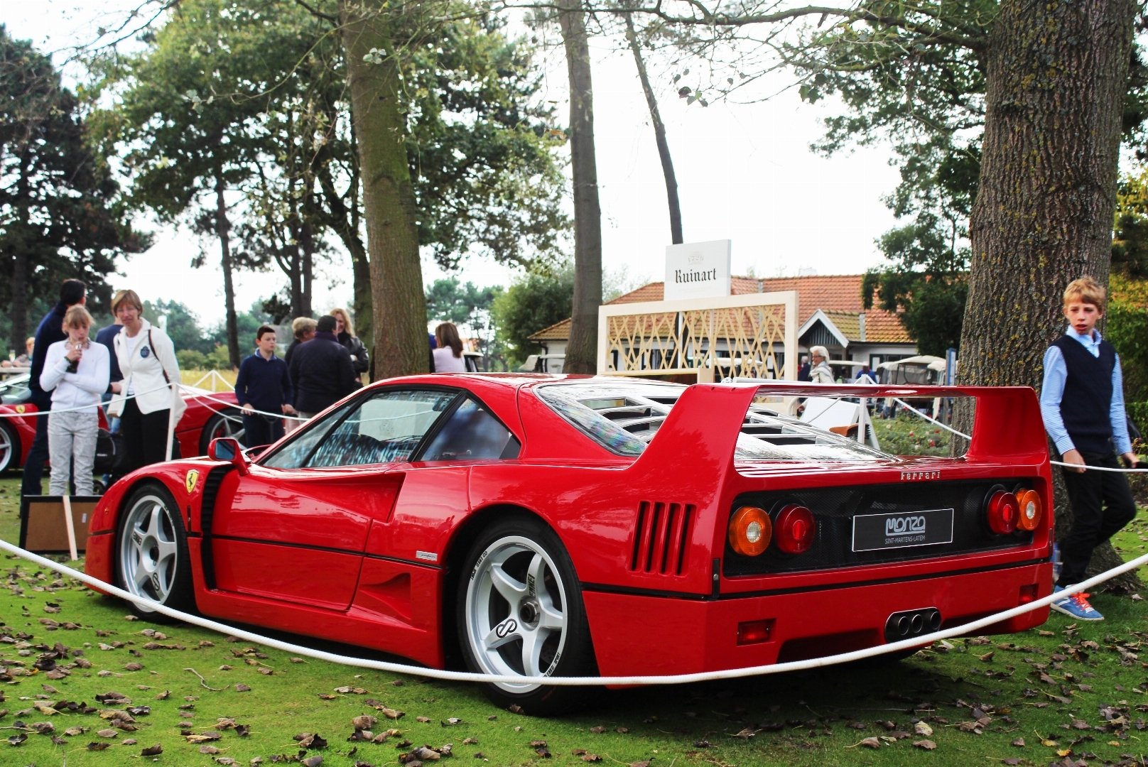 ECR - Ferrari F40 details