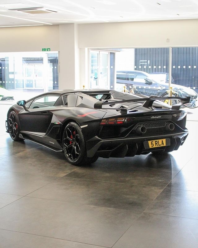 ECR - Lamborghini Aventador SVJ Roadster details