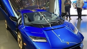 ECR - Lamborghini Countach LPI 800-4 details