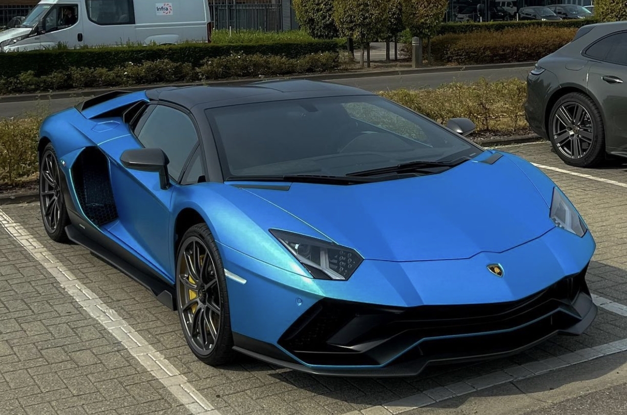 ECR - Lamborghini Aventador LP 780-4 Ultimae Roadster details