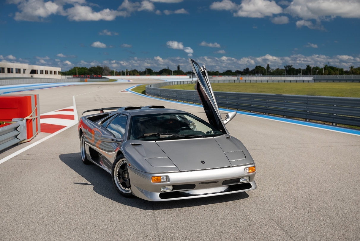 ECR - Lamborghini Diablo SV details