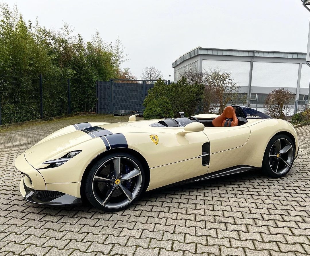 ECR - Ferrari Monza SP1 details