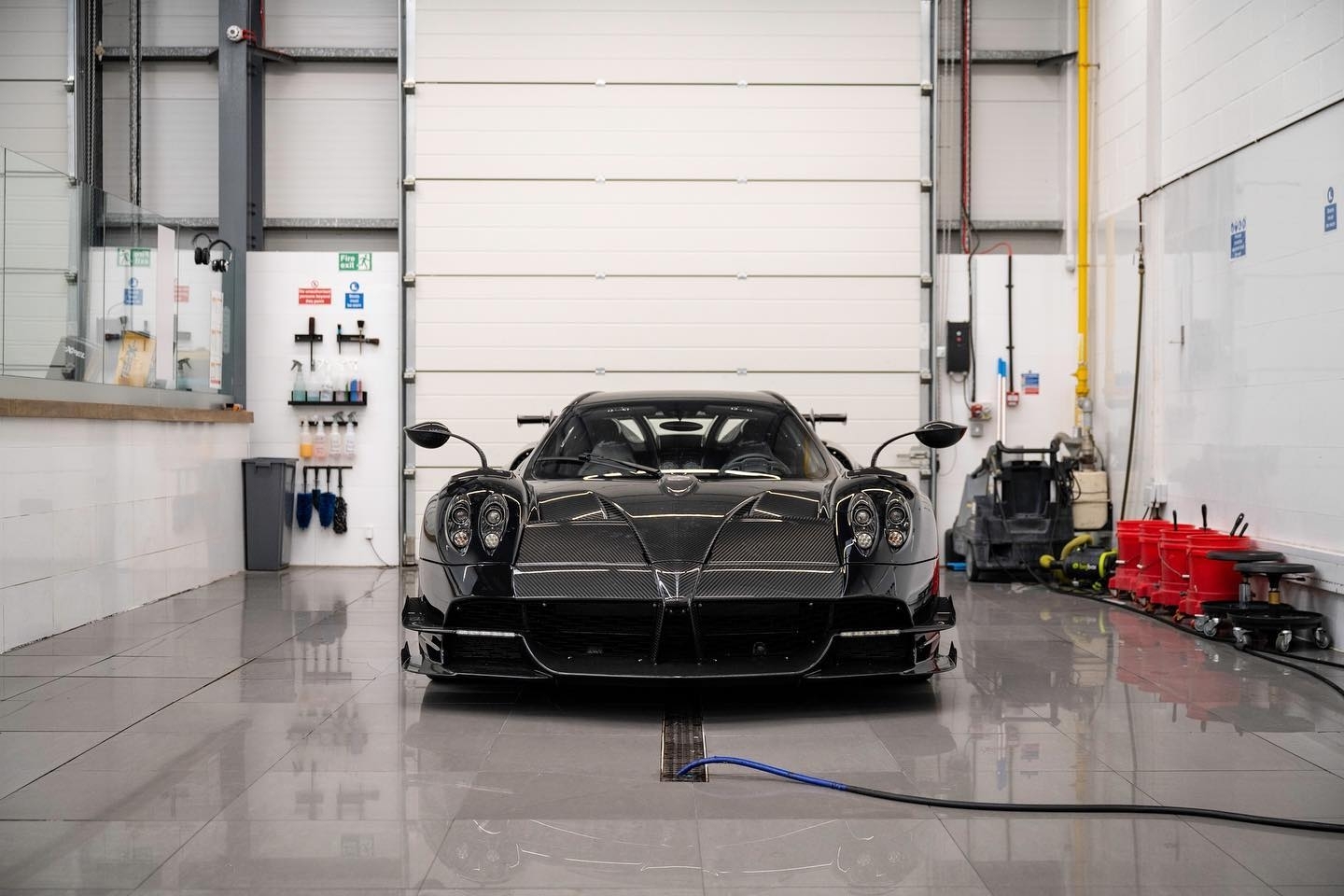 ECR - Pagani Huayra Roadster BC details