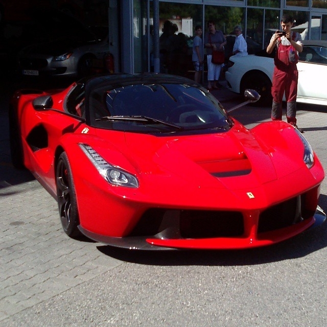 ECR - Ferrari LaFerrari details