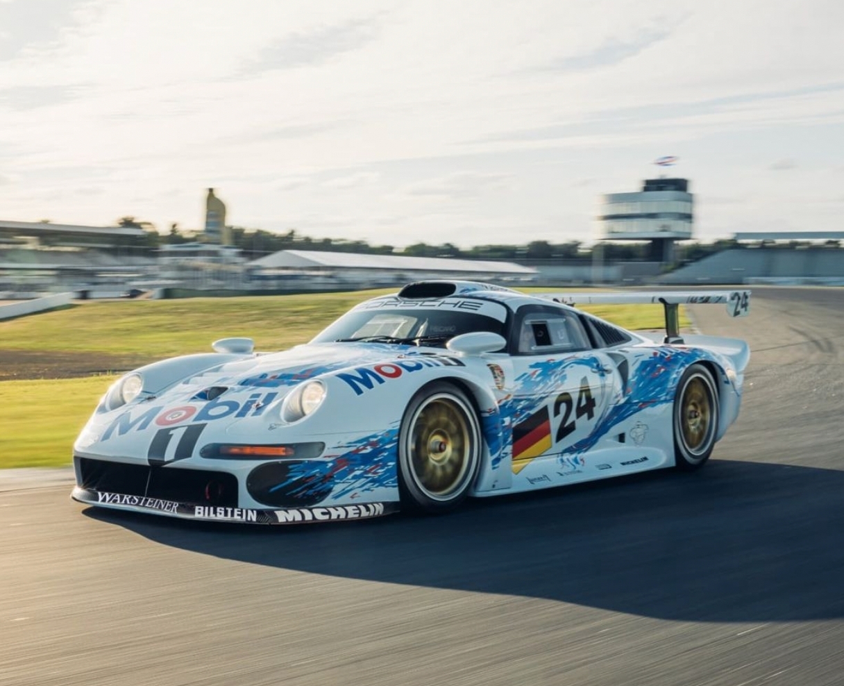 ECR - Porsche 911 GT1 details