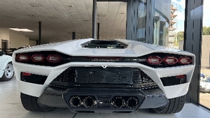 ECR - Lamborghini Countach LPI 800-4 details