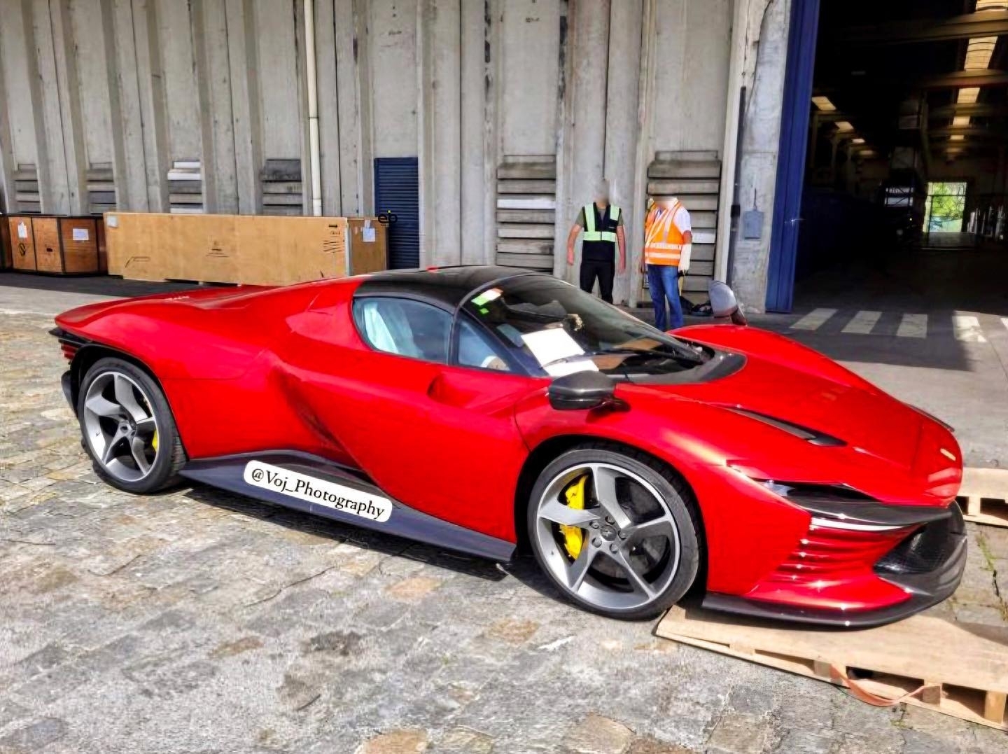 ECR - Ferrari Daytona SP3 details