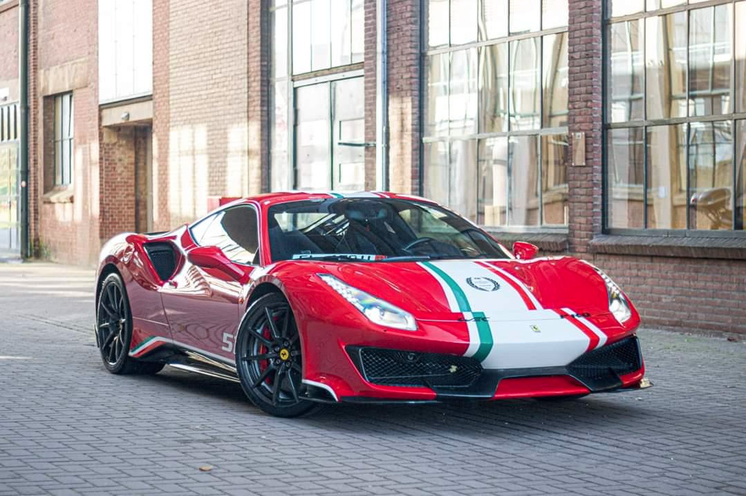 ECR - Ferrari 488 Pista Piloti details