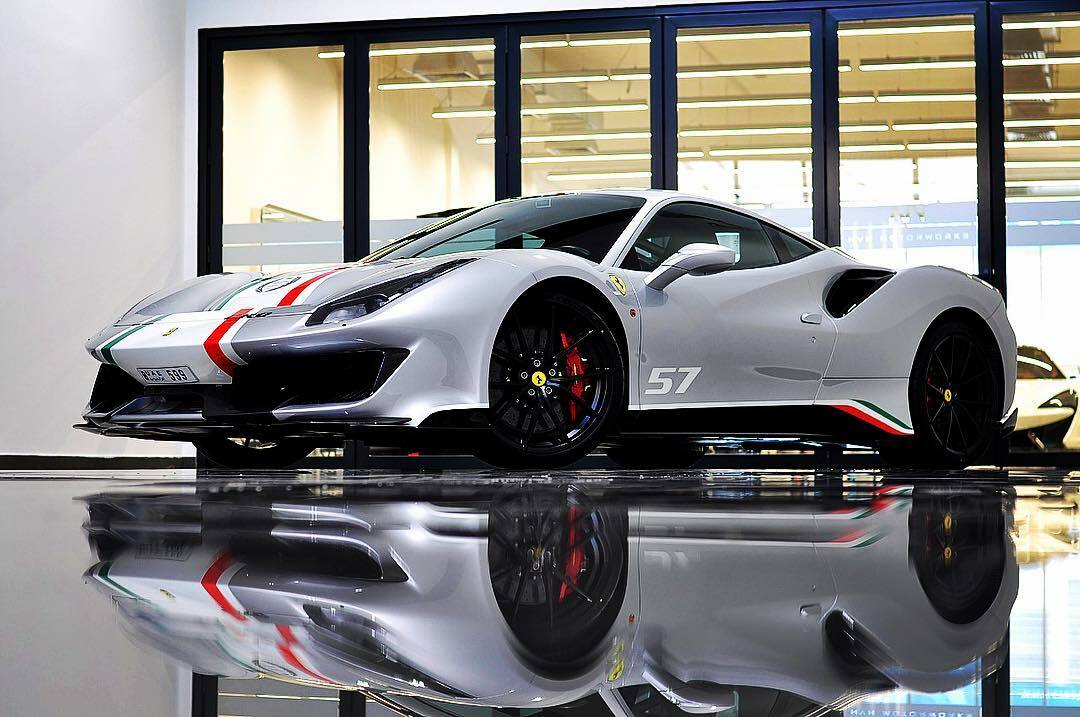 ECR - Ferrari 488 Pista Piloti details