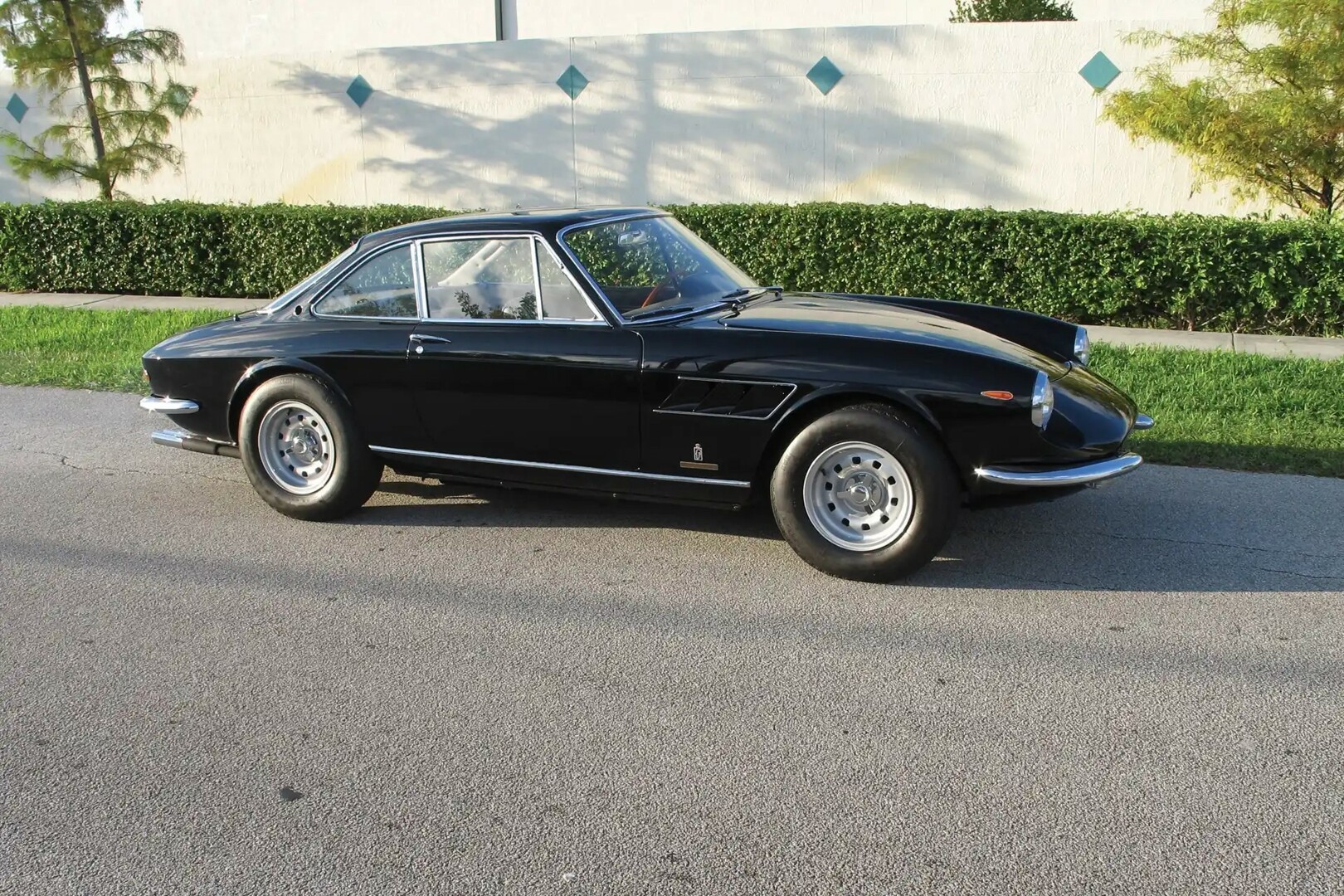 ECR - Ferrari 330 GTC details