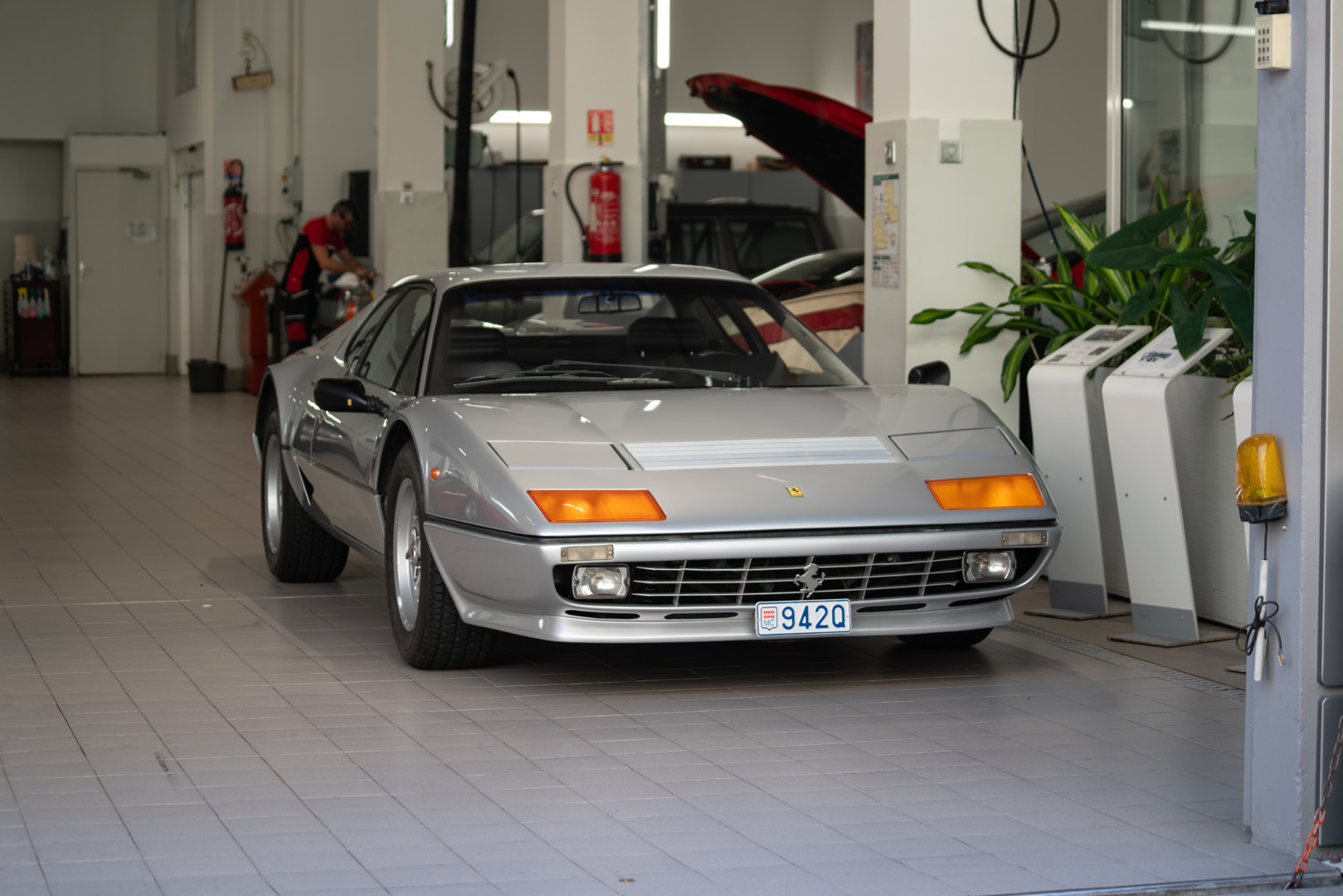 ECR - Ferrari 512 BBi details