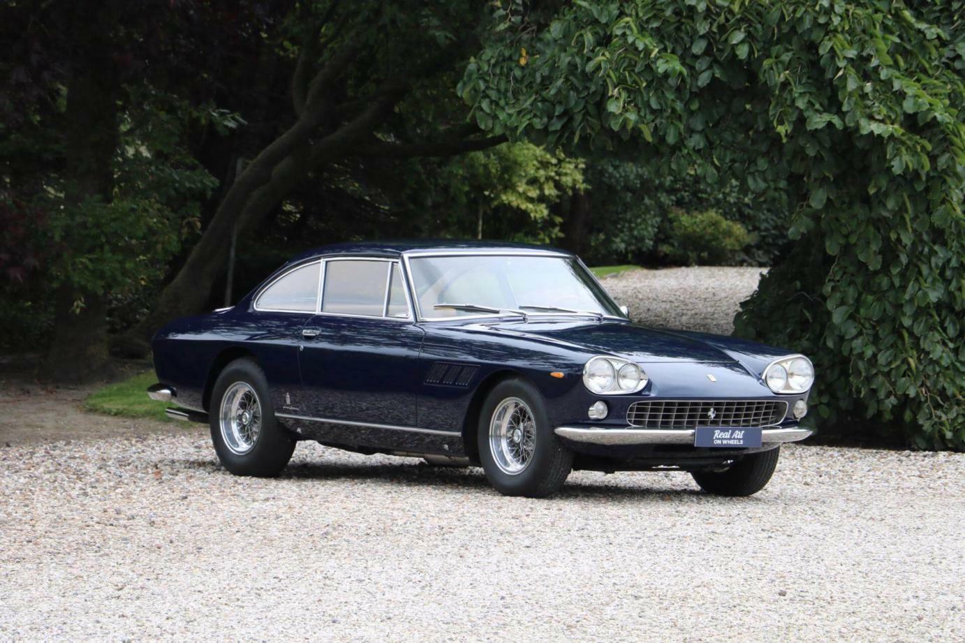 ECR - Ferrari 330 GT 2+2 Series I details