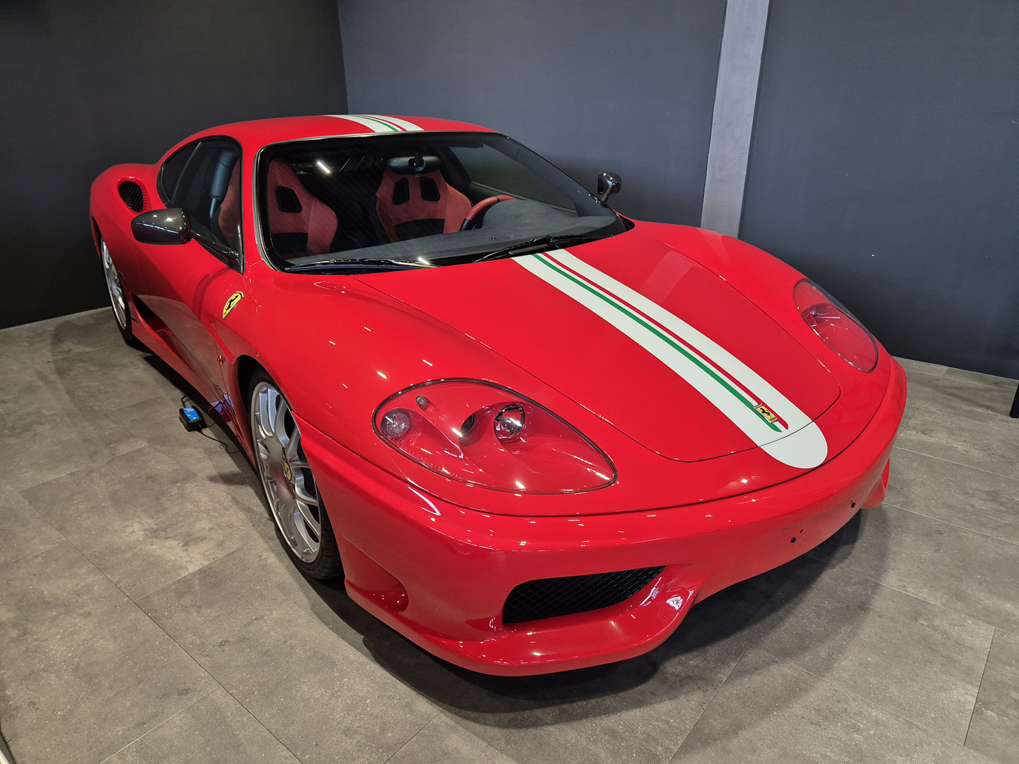 ECR - Ferrari Challenge Stradale details
