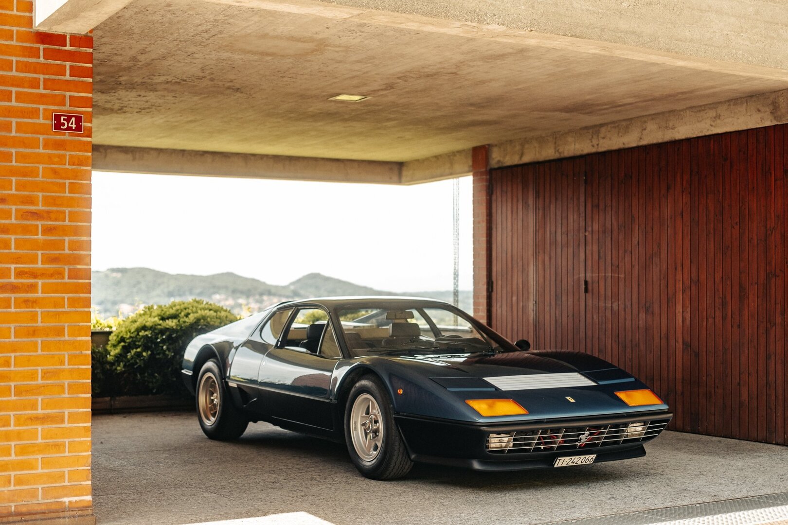 ECR - Ferrari 512 BB details